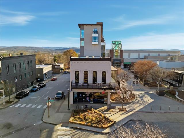 1 W Mountain Street 304