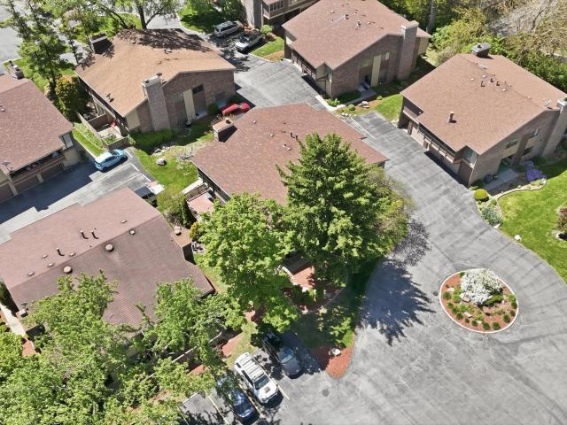 1 W Stonebridge Court # 1C