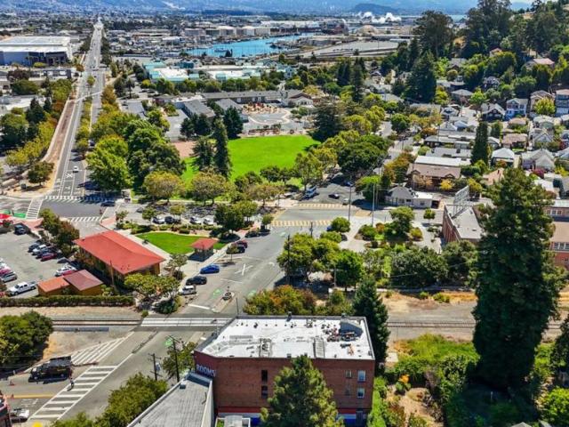 1 W Richmond Avenue