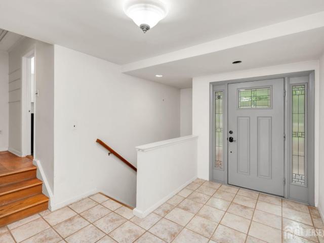 1 Wakefield Lane