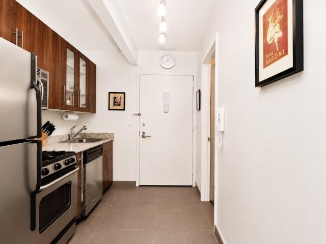 1 Wall Street Court 408