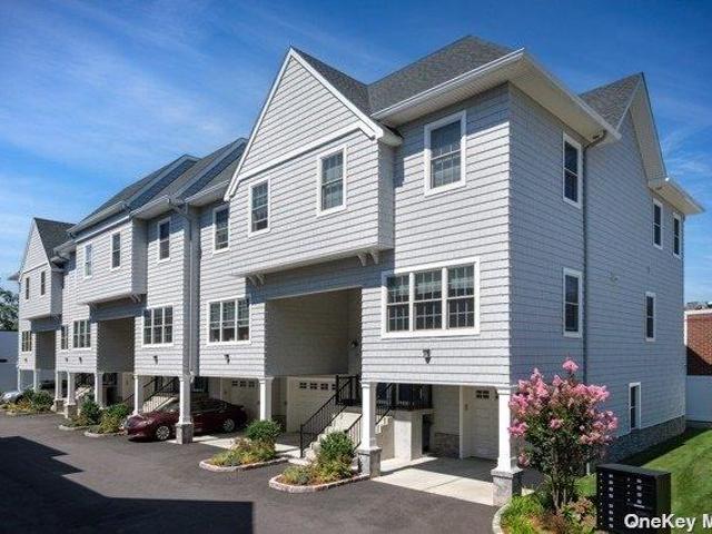 1 Wallace Court, Unit 12, Valley Stream, NY 11580