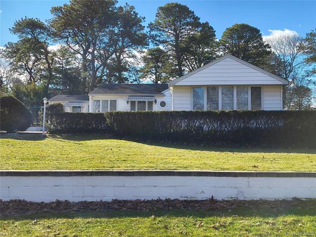 1 Washington Ave E, Hampton Bays, NY 11946 | MLS #970933
