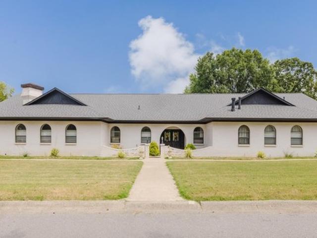 1 Warbler Dr, Sherwood, AR 72120