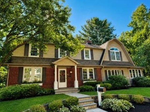 1 Warwick Rd, Mountain Lakes, NJ 07046