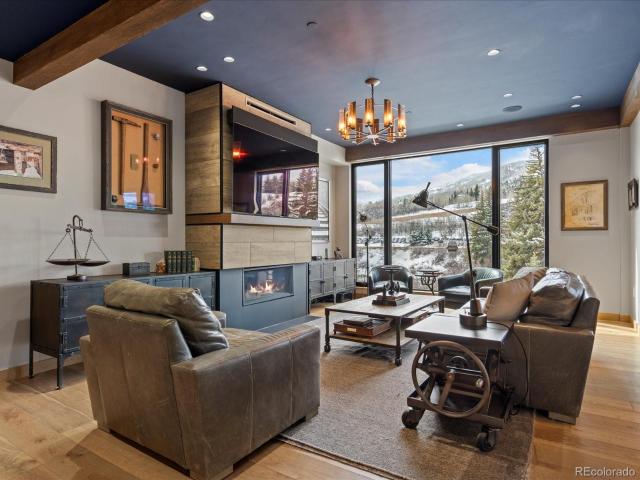 1 Waterfront Way # 204