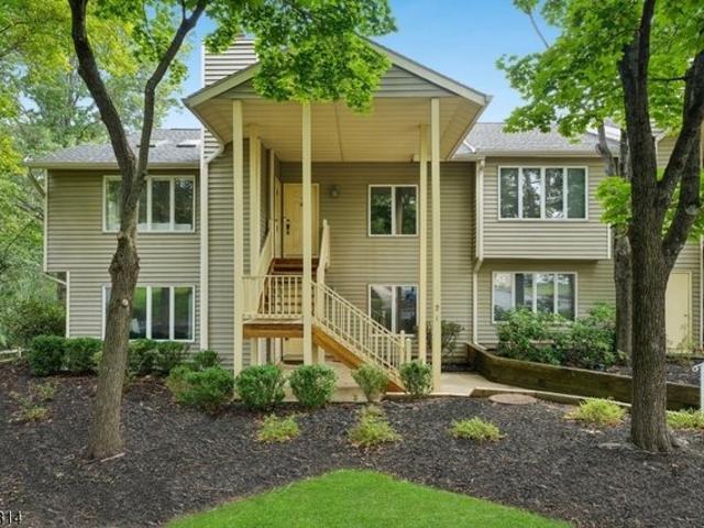 1 Westchester Ter, Clinton Township, NJ 08801