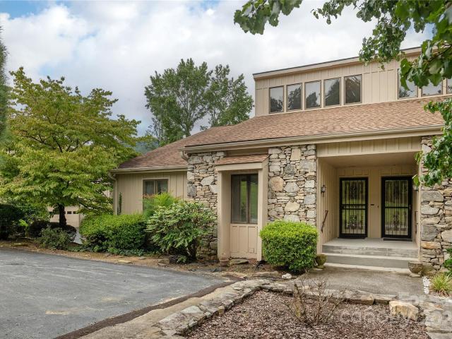 1 Westridge Ct, Unit B, Hendersonville, NC 28791 | MLS #4330 | Compass