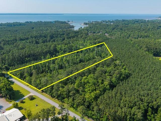 1 White Farm Rd, Oriental, NC 28571