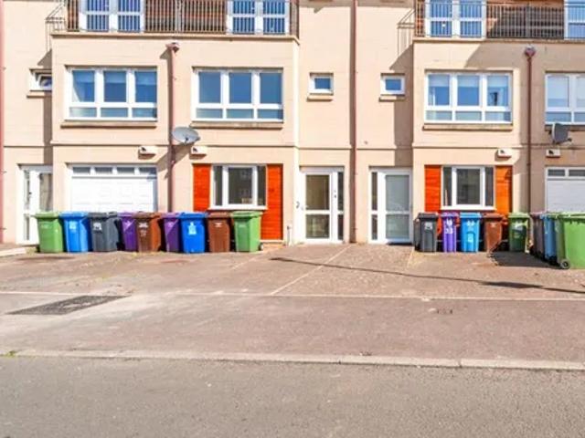 1 Whitehill Court, Glasgow, G31 2BA, United Kingdom | 4 bed townhouse for rent #167218658 | Rentberry