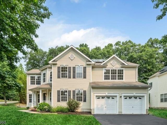 1 Winding Ridge Rd, Jefferson Township, NJ 07849
