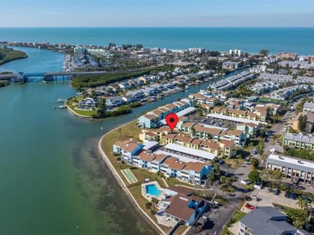 1 Windrush Blvd Apt 19, Indian Rocks Beach, FL 33785