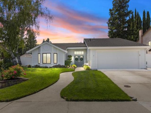1 Windstone Ct, Sacramento, CA 95831