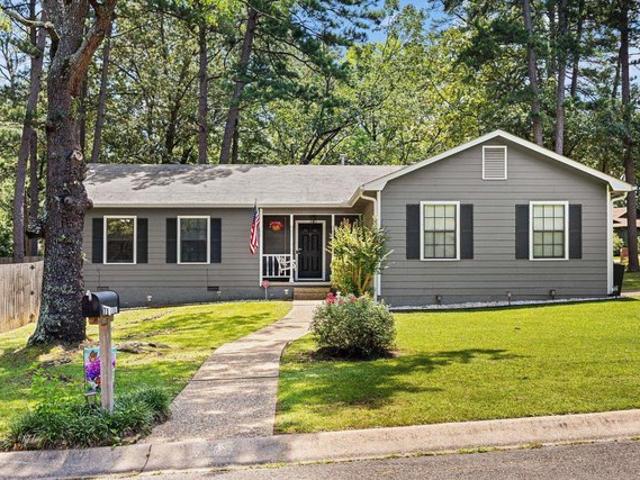 1 Woodview Ct, Little Rock, AR 72211