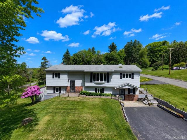 1 Wood Avenue 5