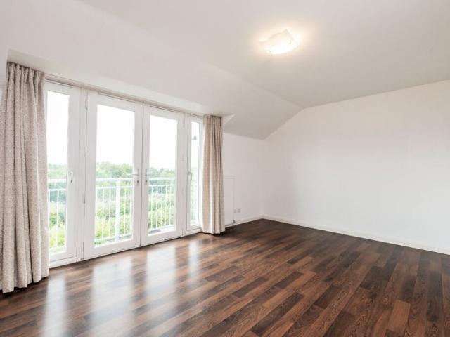 1 Woodlands Walk, Cults, Aberdeen, AB15 9DW