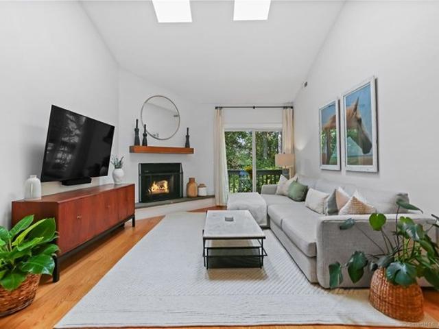 1 Wolfpit Ave Apt 12, Norwalk, CT 06851