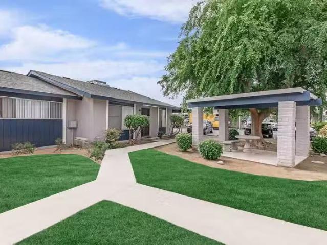 1 x 1 Welcome to Cameron Park Apartments Your Fresno Oasis A.