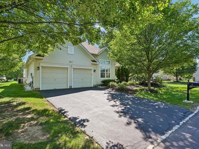 1 Yarrow Way, Langhorne, PA 19047