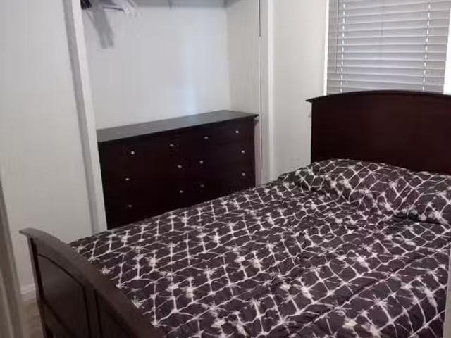 $1,050 2 Bedroom 1 Bathroom House In Charleston With bonus r.