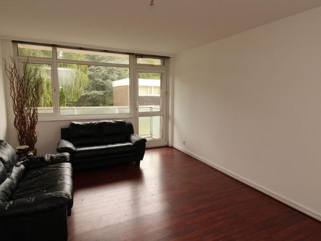 £1,050 To Let