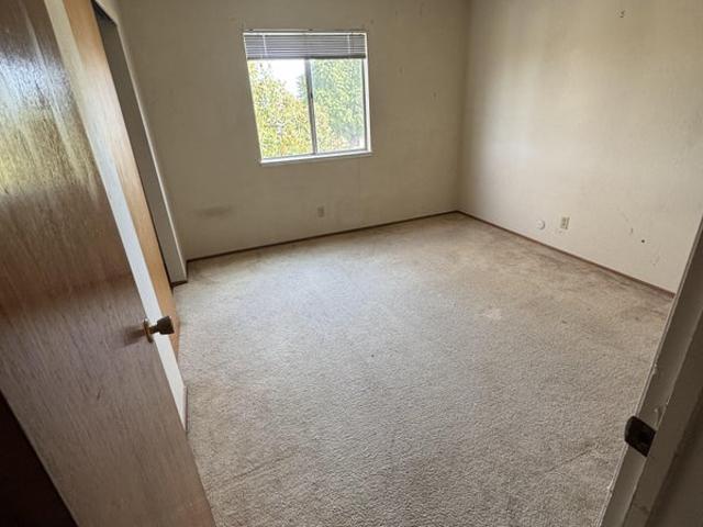 $1,000 room for rent