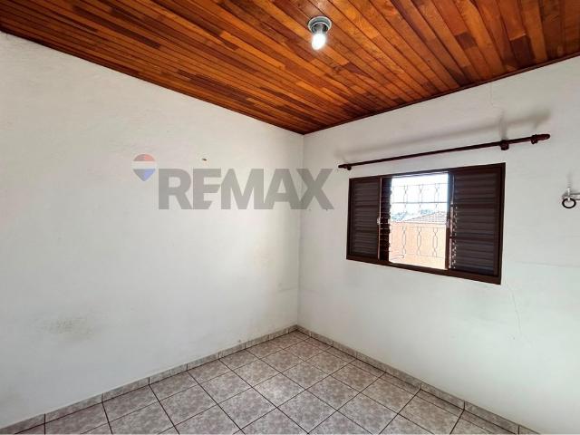 1.00 M² Casa Alugar, 3 Dormitórios localizado em Rua Itararé, 72, Aparecida, Bragança Paulista, São Paulo, 12912750 | Brasil