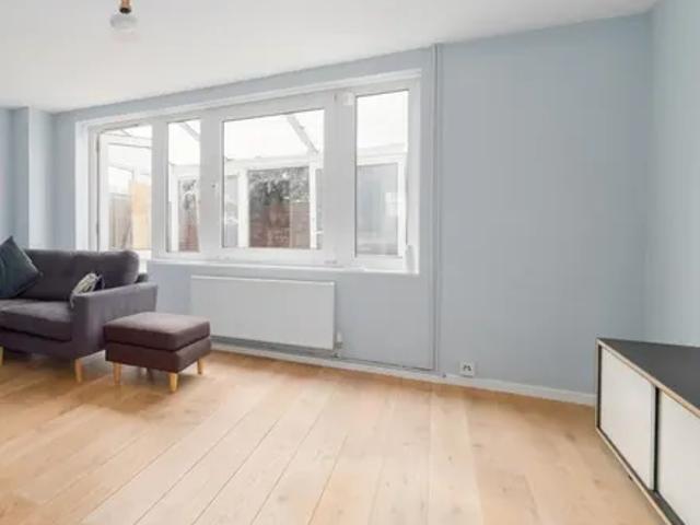 1 14 Celandine Close, Bromley by Bow, London, E14 7AY, United Kingdom | 3 bed duplex for rent #167674405 | Rentberry