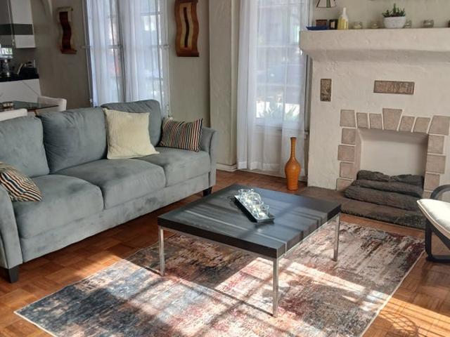 1,150 / 2br Room for rent weho adjascent Hollyw