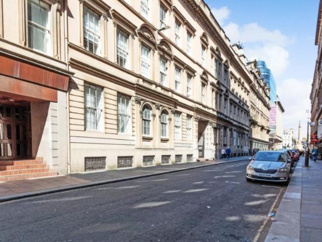 £1,150 PM·Canada Court, 63 Miller Street, Glasgow G1 1EB