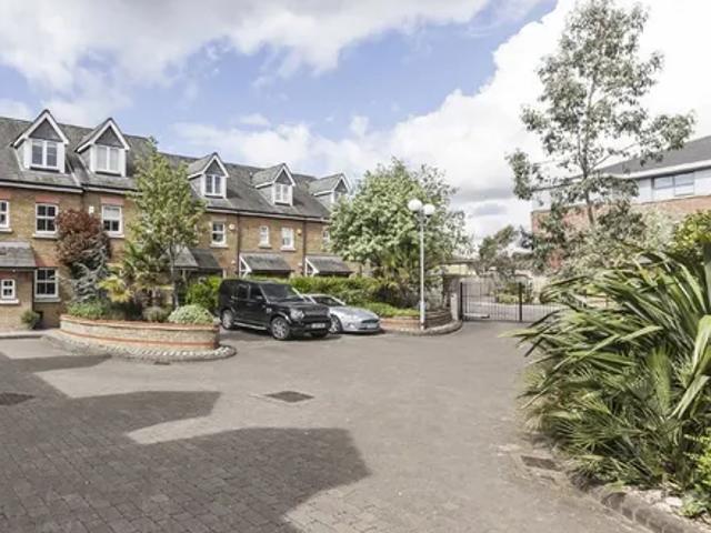 1 16 Tersha Street, London, TW9 2LY, United Kingdom | 3 bed townhouse for rent #167775456 | Rentberry