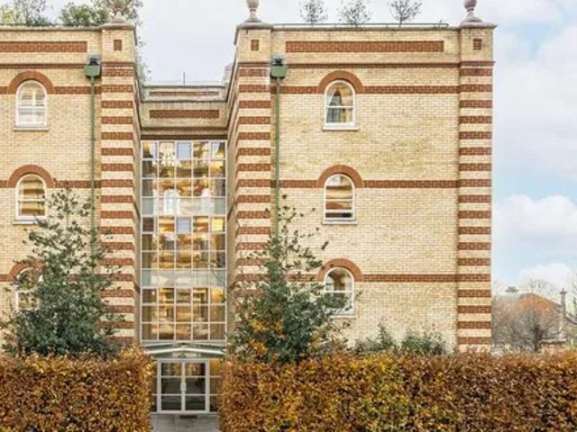 1 18 Oriel Drive, London, SW13 8HF, United Kingdom | 2 bed apartment for rent #136751701 | Rentberry