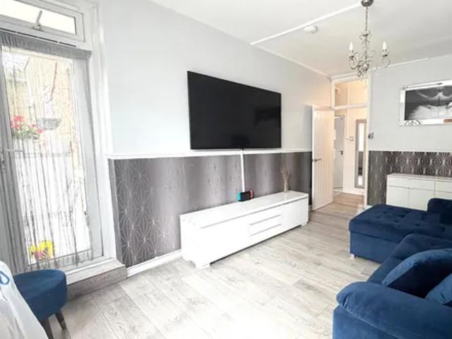 1 18 Chatsworth Estate, London, E5 0BA, United Kingdom | 1 bed apartment for rent #167548570 | Rentberry