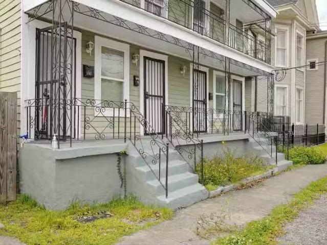 $1,100 1 BR, 1 BR Amazing Location Just Off Esplanade Ave.