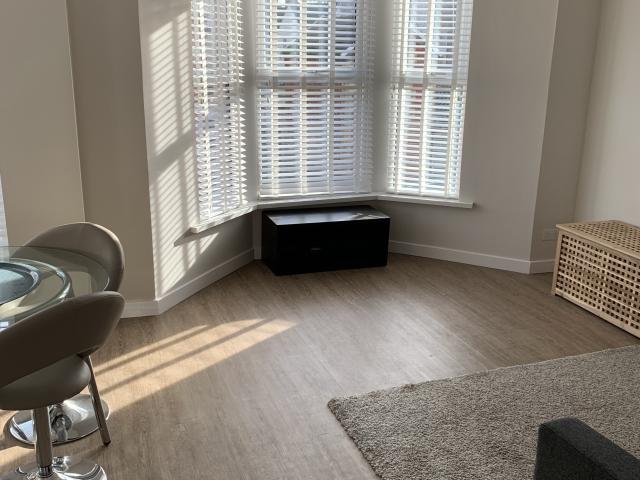 £1,100 PCM, Beautifully Presented Furnished Two Bedroom Duplex in Cymmer Street, Grangetown, Cardiff, CF11 7AB