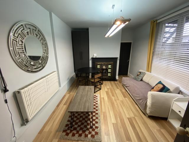 £1,100 PCM, Furnished Two Bedroom Ground Floor Flat with Shared Garden in Neville Place, Riverside, Cardiff, CF11 6EP