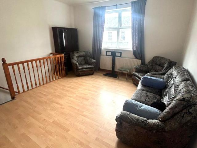 £1,100 PCM, Spacious Two Bedroom Part Furnished Duplex in Cowbridge Road East, Canton, Cardiff, CF11 9DU