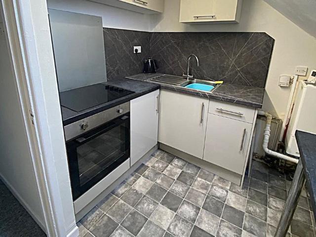 £1,100 PCM, Refurbished Two Bedroom Second Floor Flat in Penarth Road, Grangetown, Cardiff, CF11 6FR