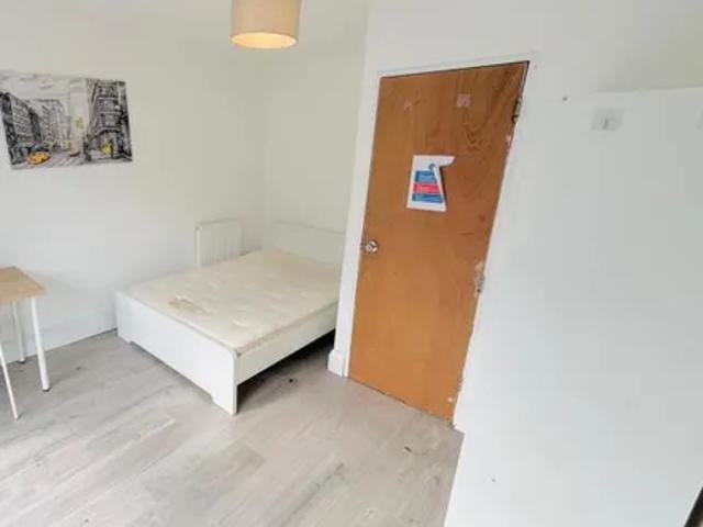1 12 Capstan Square, Cubitt Town, London, E14 3EU, United Kingdom | 1 bed house for rent #154593208 | Rentberry