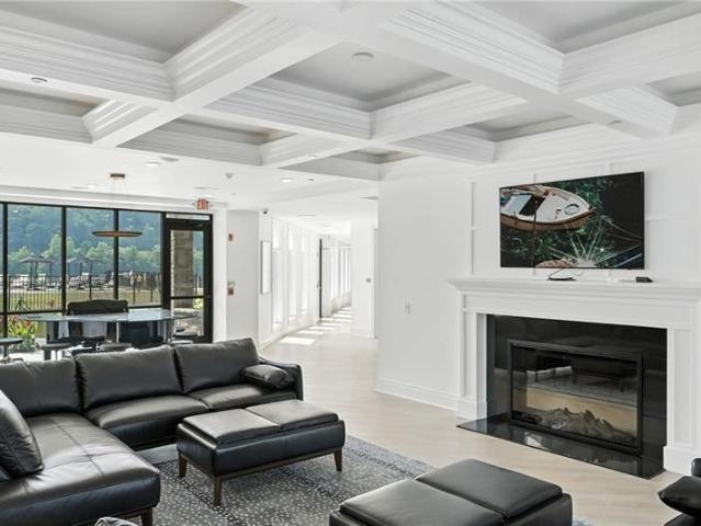 1 1st St, Unit 413, Oakmont, PA 15139 | MLS #1745