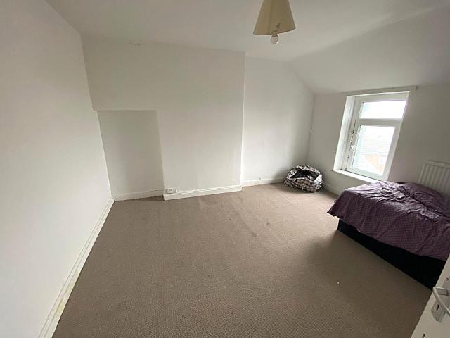 £1,250 PCM, Spacious Four Bedroom Maisonette in Holton Road, Barry, Vale of Glamorgan, CF63 4HU