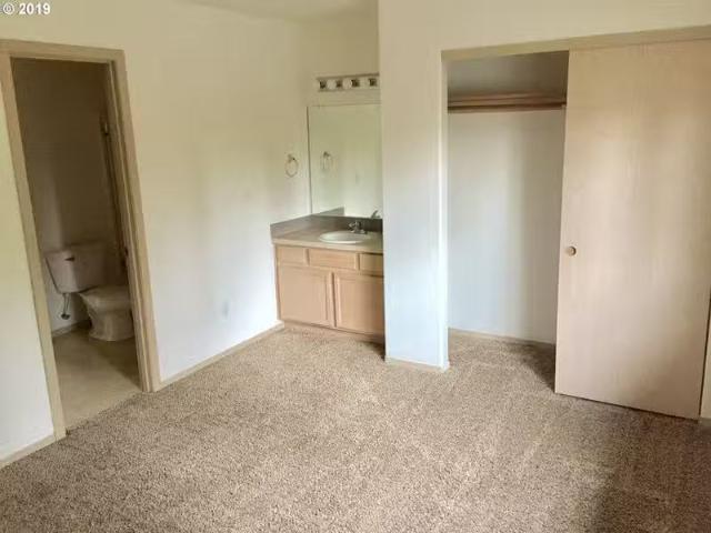 $1,275 Large 2 Bed/ 2.0 Bath duplex in the heart of in Hazel.