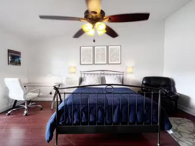 $1,200 1 Bedroom 1 Bathroom Efficiency/ room independent ent.