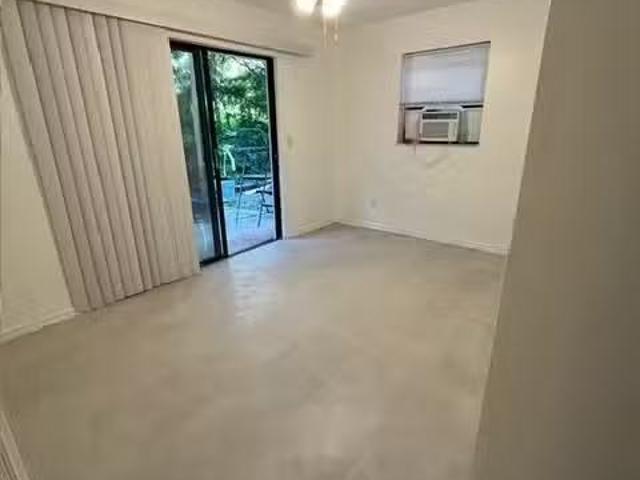 $1,200 1 Bedroom 1 Bathroom House In Longwood With Great Ame.