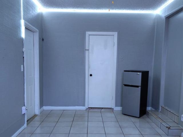 $1,200 / 1br Efficiency for rent in Hialeah, FL