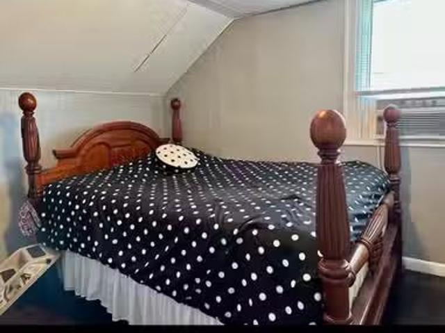 $1,200 3 Bedroom 1 Bathroom Westmoreland Charmer in Huntingt.