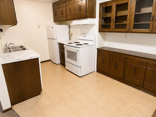 1 & 2 Bedroom Apartments | Greater Eastside Saint Paul | Pet Friendly | Move 1 Bedroom Apartment for Rent at 1881 Mechanic Ave, St. Paul, MN 55119 Eastern Hazel Park