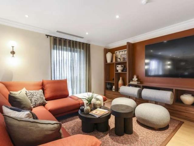 1 & 2 bedroom apartments set in stunning countryside with convenient city connections offering high spec gym, concierge, communal gardens and residents lounge