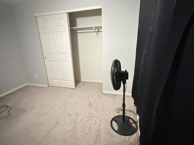 1 2 rooms available immediately