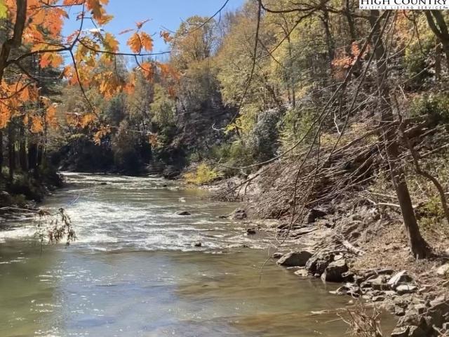 1 2 Toe River Ln, Newland, NC 28657 | MLS #257425
